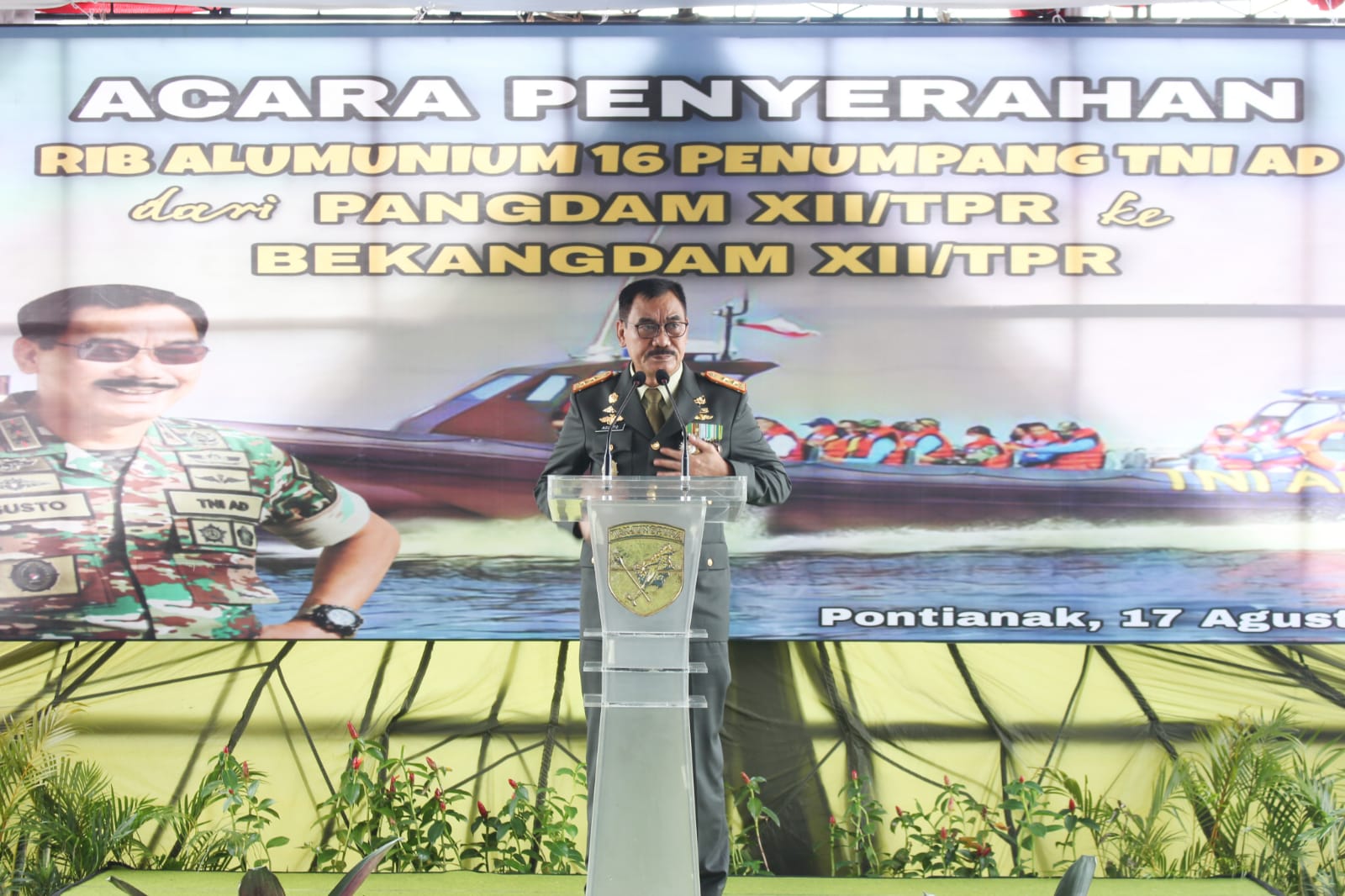 Pangdam XII/Tpr Serahkan 6 Unit Kapal Motor Cepat RIB TNI AD 16 ...